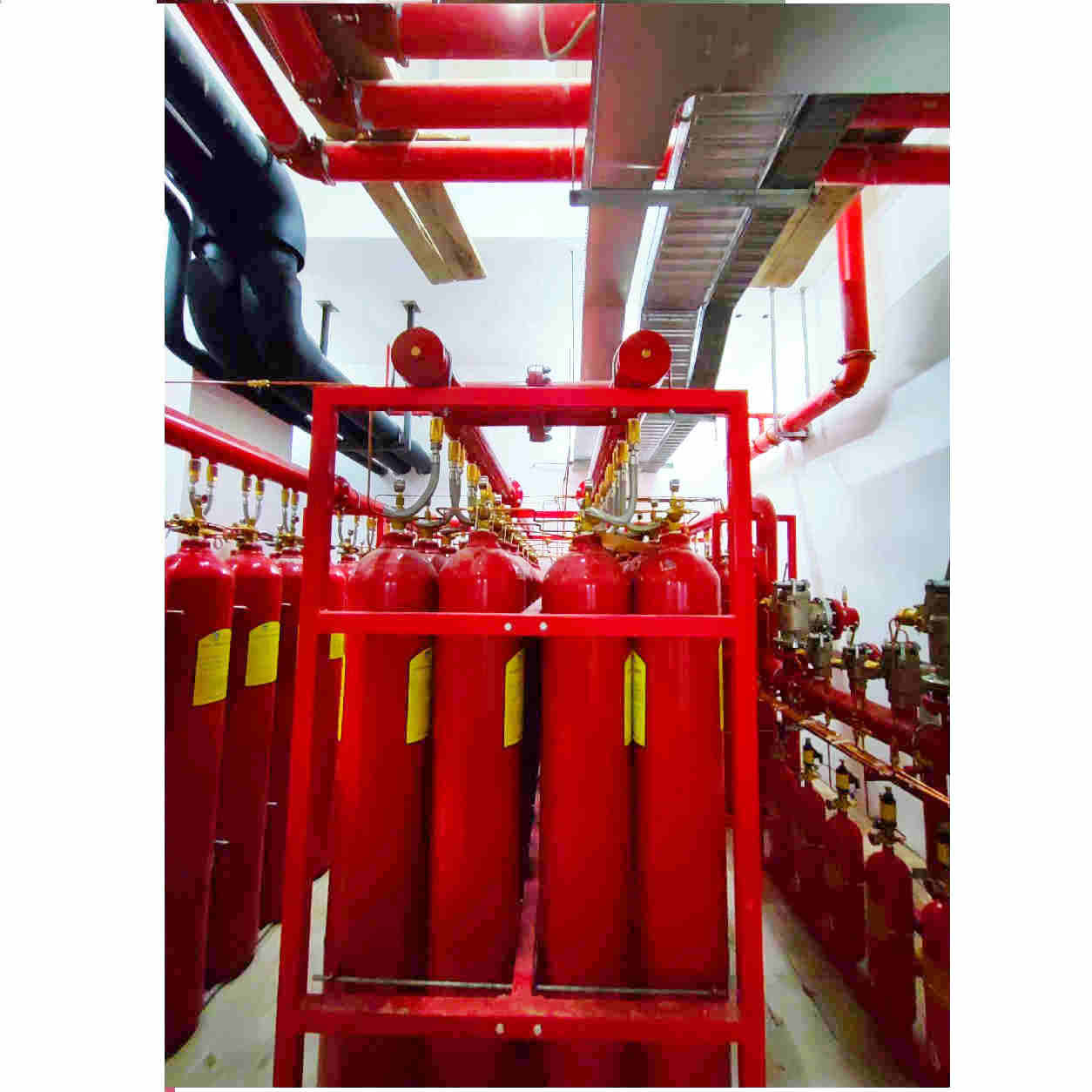 आईजी 100 इनर्ट गैस आग बुझाने की प्रणाली 70L - 90L क्षमता पाइप नेटवर्क प्रकार